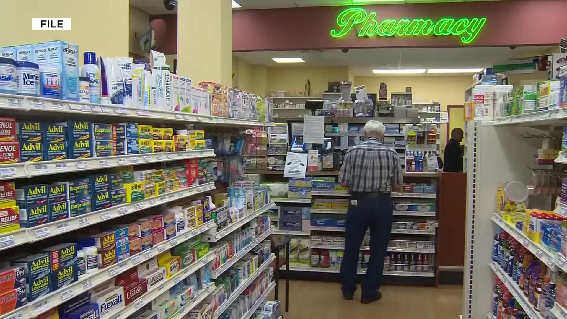 Arizona pharmacists can test and treat infections under new law