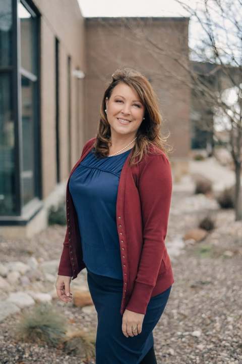 Stephanie Hollist leads in Republican primary election for Utah Senate ...