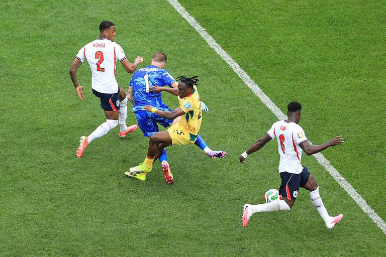 Wayne Rooney agrees as raging World Cup fans claim Ghana was 'robbed ...
