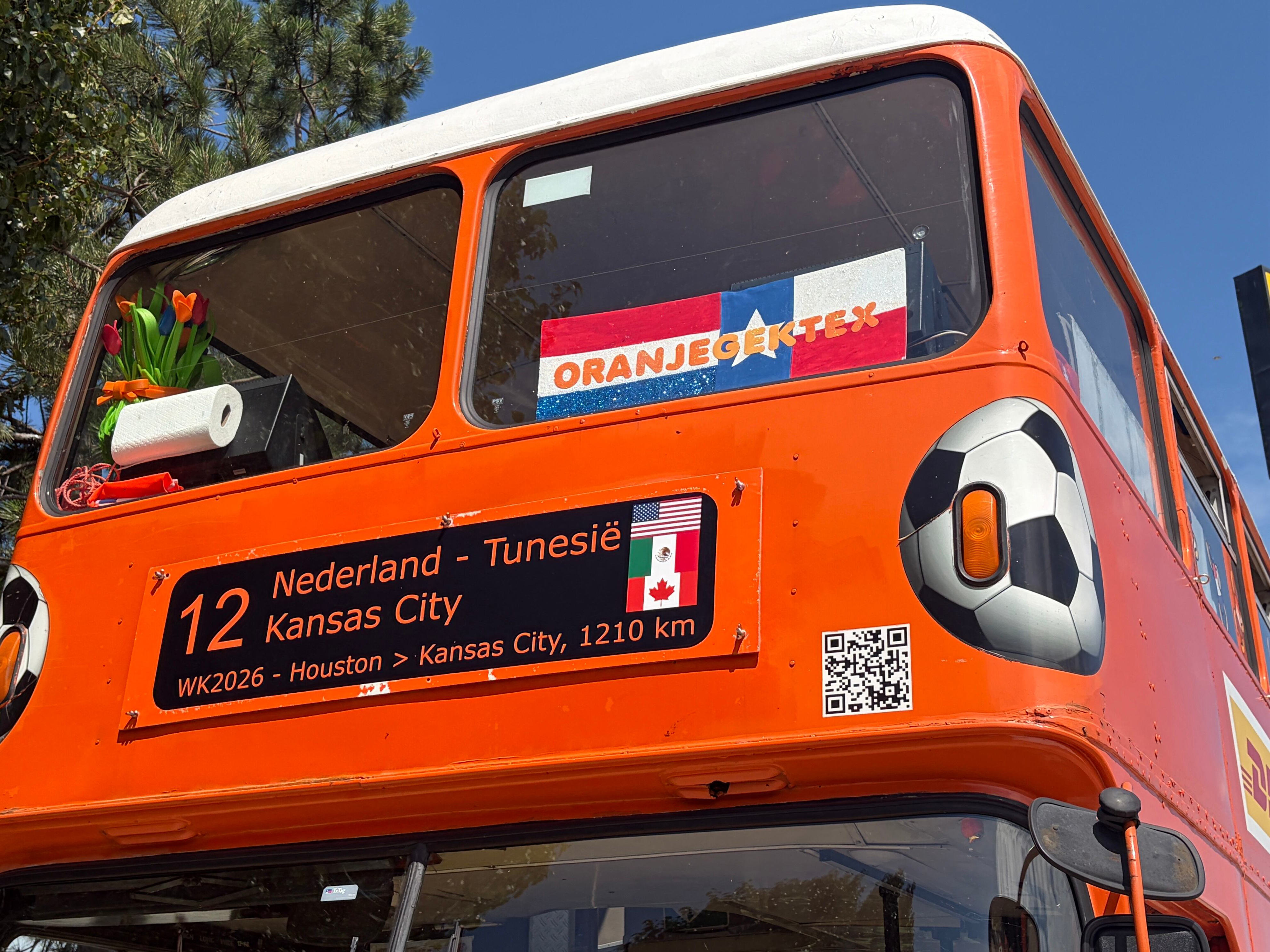 Dutch fans, Orange Bus build energy ahead of Kansas City Fanwalk