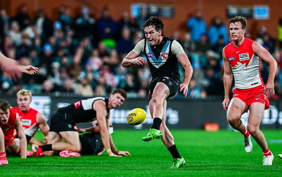 Butters delays decision on record AFL offers until season end