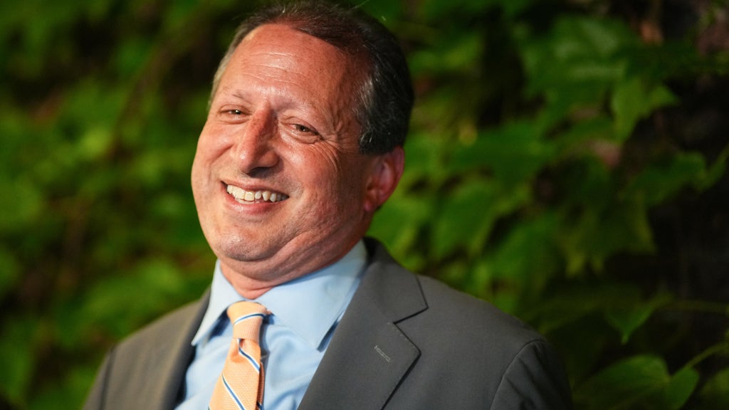 Brad Lander defeats Rep. Dan Goldman in NY-10 Democratic primary, CBS ...