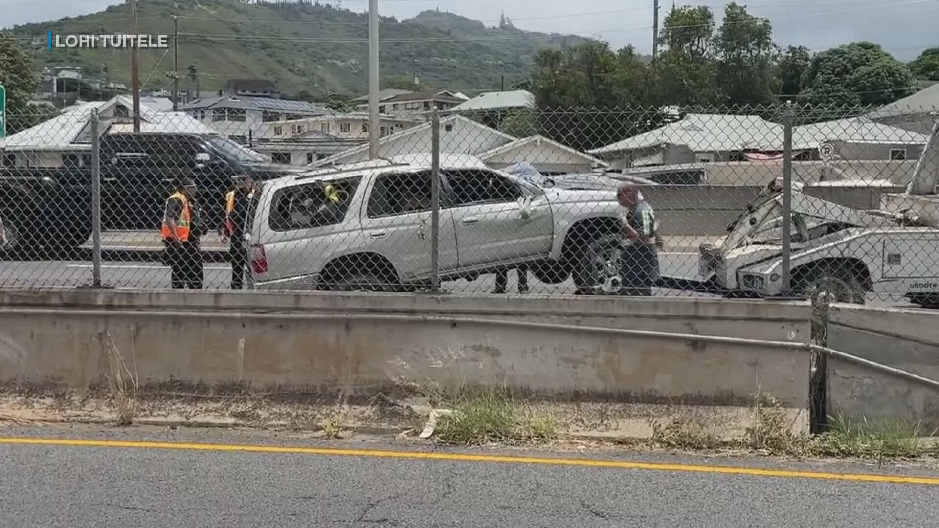Woman seriously hurt in H-1 rollover near University Ave. exit