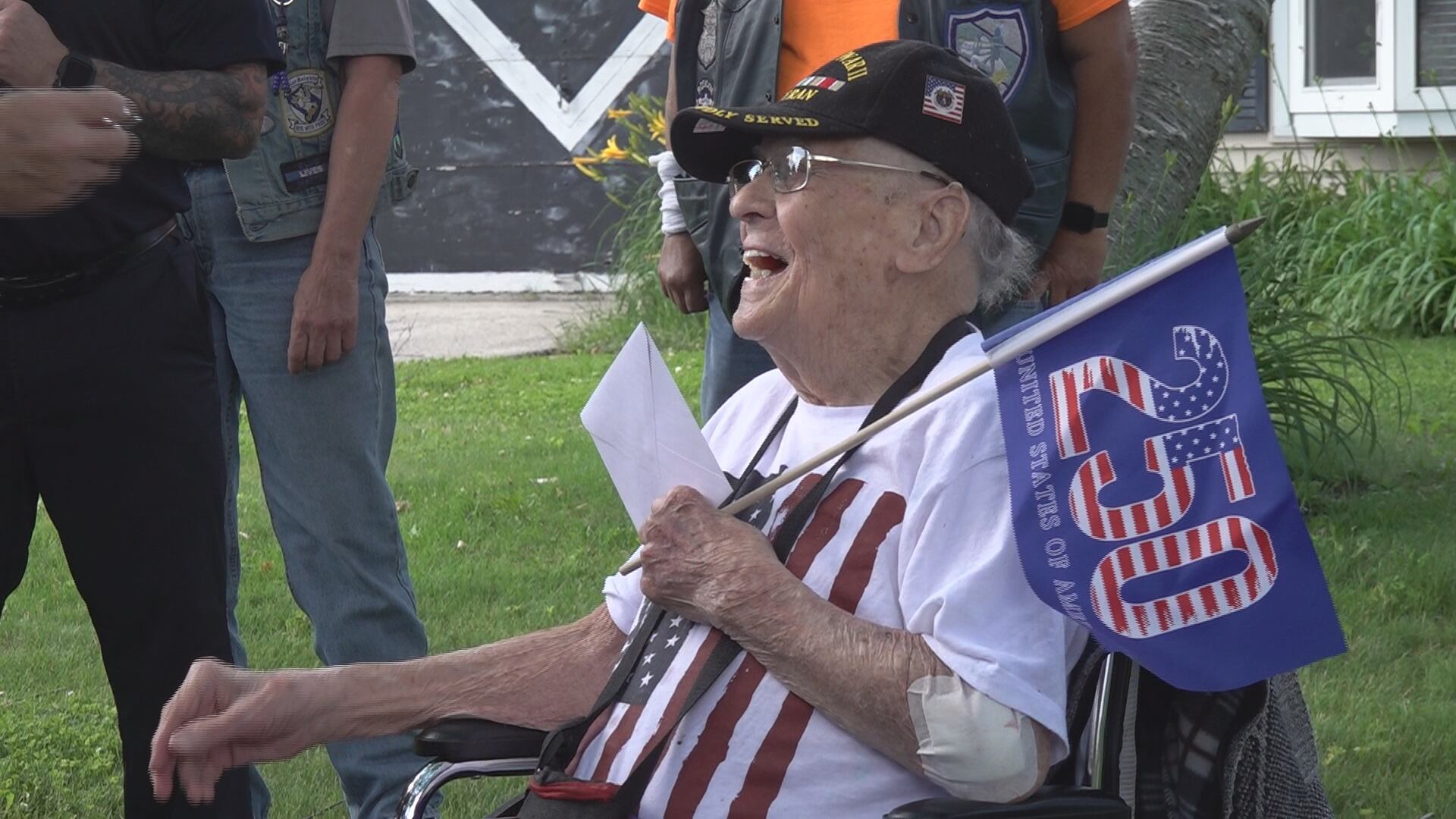 Community celebrates 102-year-old World War II veteran with drive-by ...