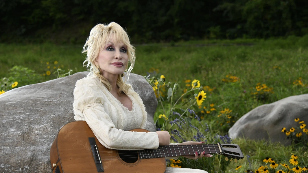 Dolly Parton’s 'Coat of Many Colors' story
