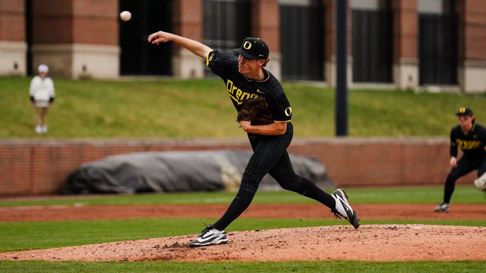Baseball: Oregon RHP Collin Clarke commits to TCU