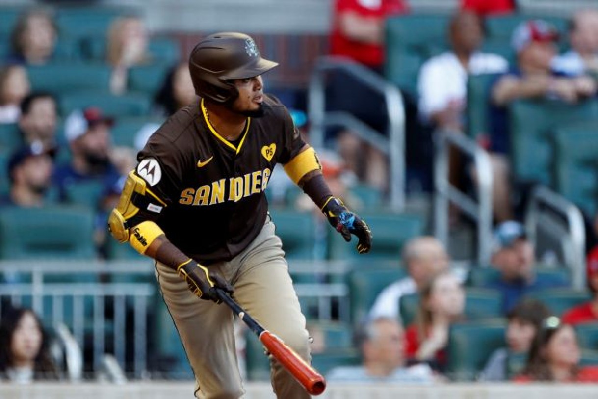 X-rays come back clean on Luis Arraez's foot