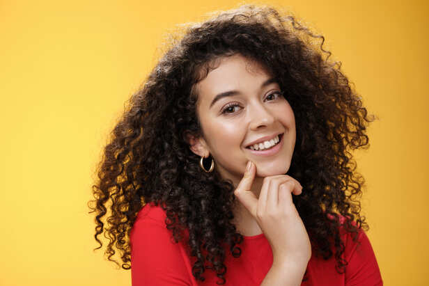 5 curly hair mistakes ruining your curl definition