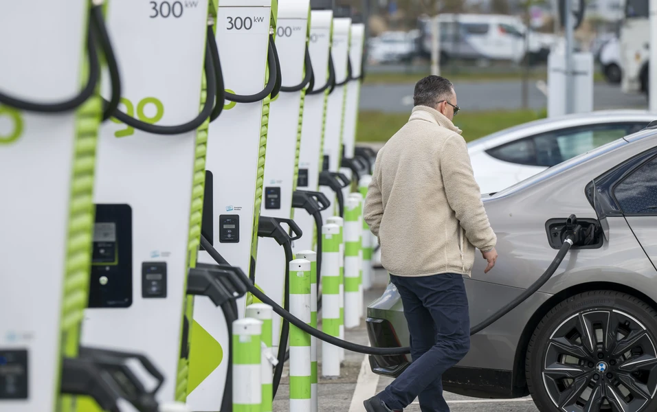EU electric cars hit record 20% market share as petrol and diesel fall