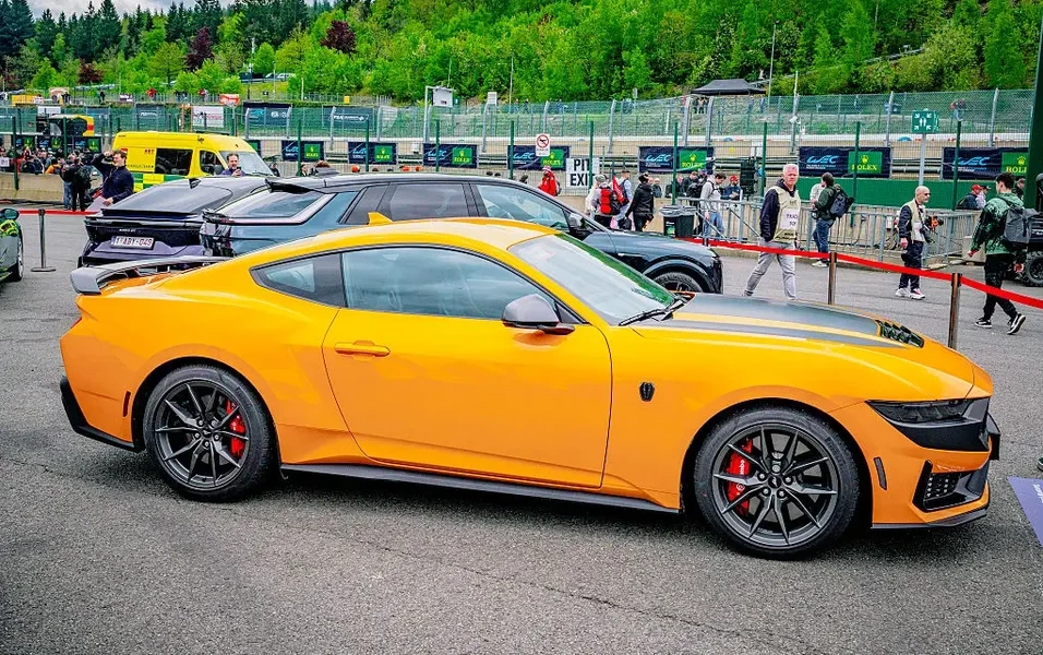 Study finds sports cars resist America's shift to gray vehicles