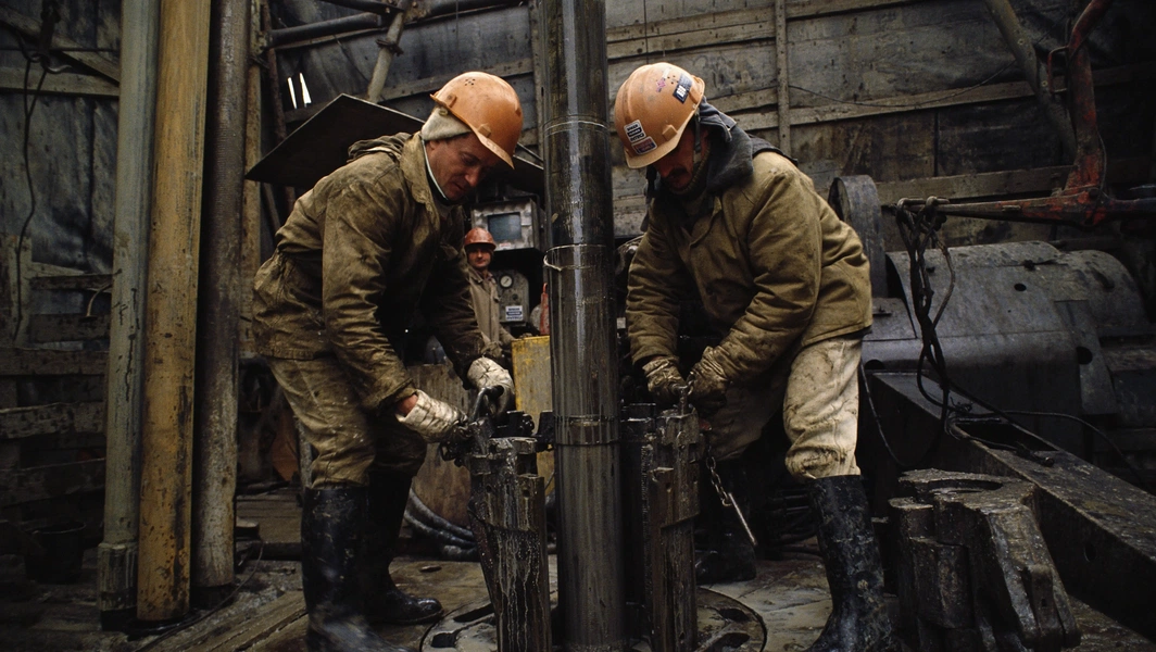 Life and risks on offshore oil rigs