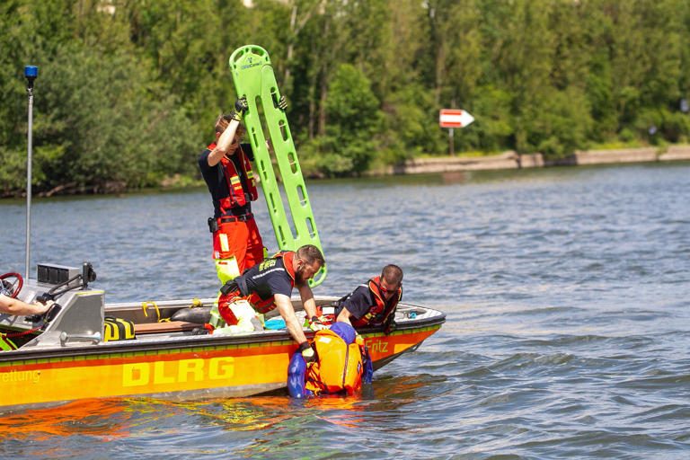 Wie die Retter der DLRG am Fluss Leben retten