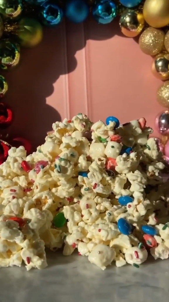 Cómo preparar palomitas dulces con chocolate y malvaviscos