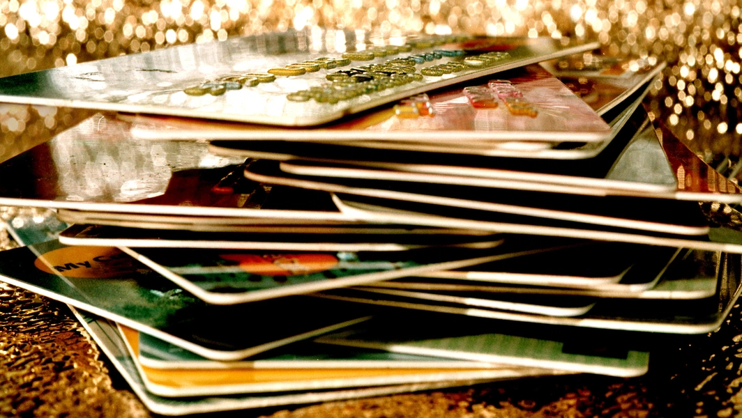Managing multiple credit cards effectively