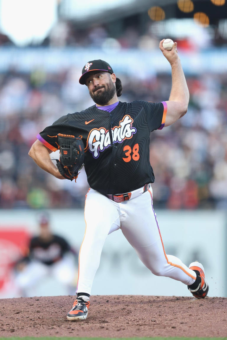 Jung Hoo Lee, Robbie Ray play starring roles in Giants’ win over A’s