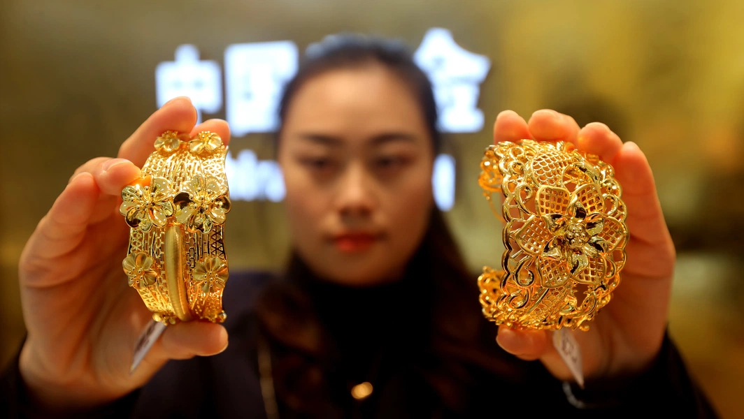 Understanding solid gold and gold-plated jewelry