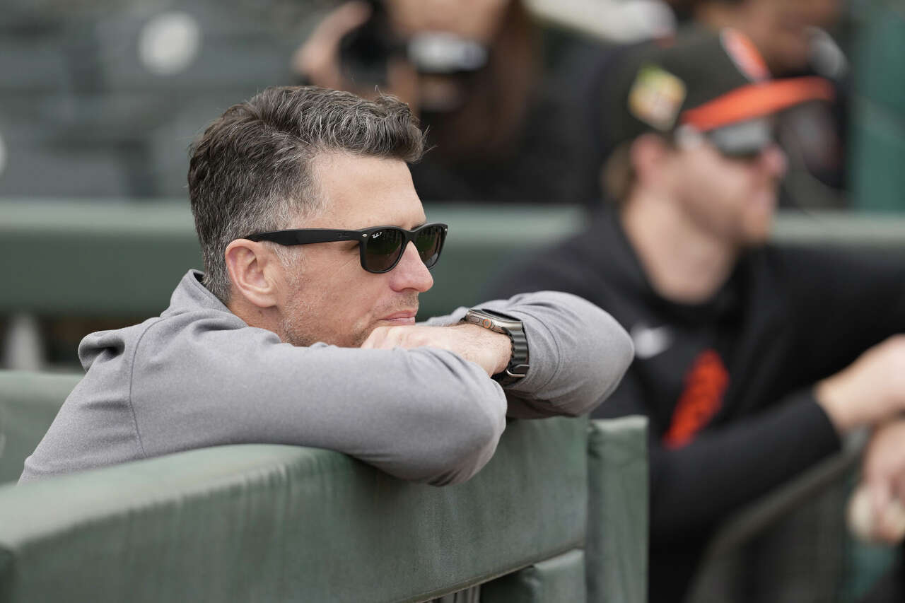 Buster Posey refuses to answer questions about SF Giants' Pride Night saga
