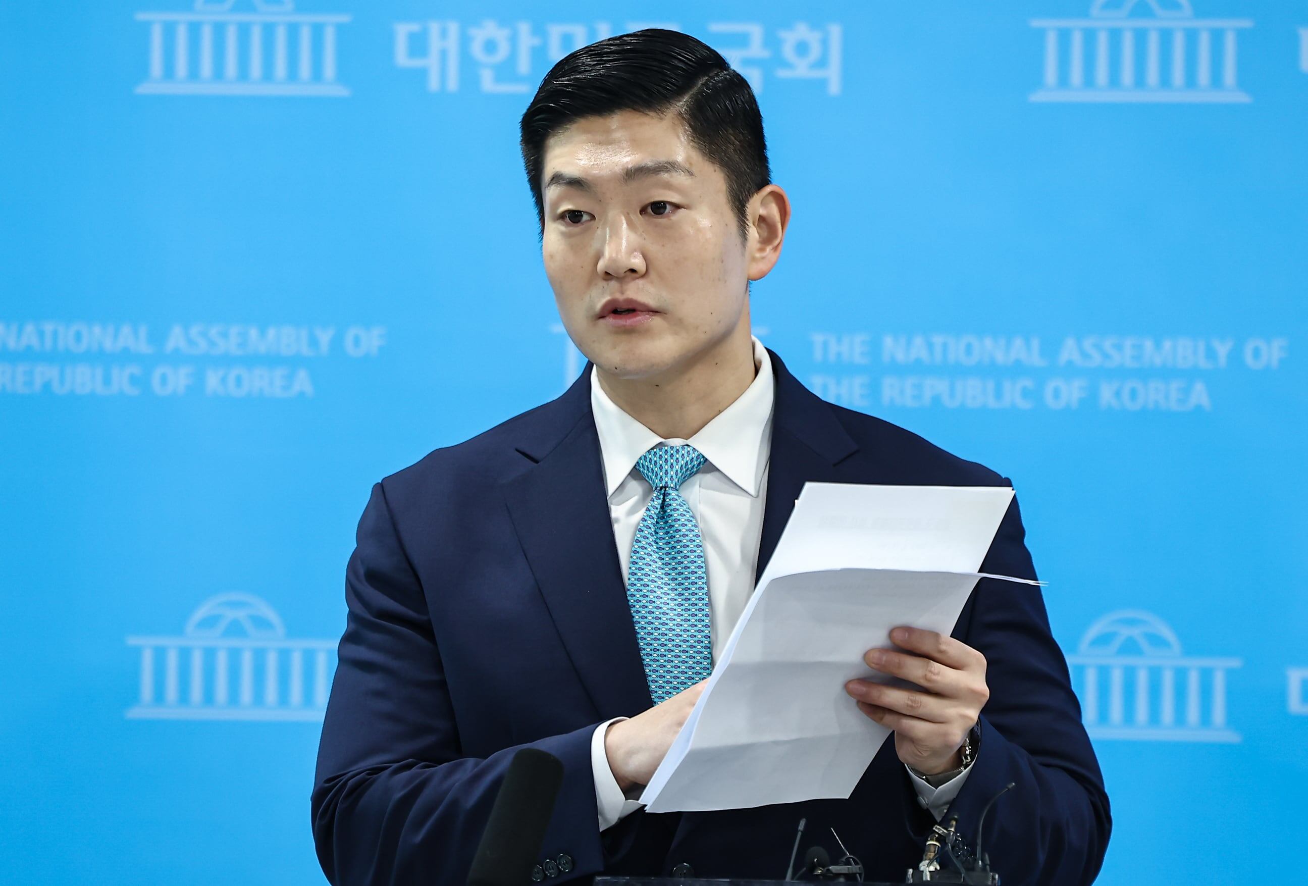 Opposition condemns 'online mouth-shutting act' as unconstitutional