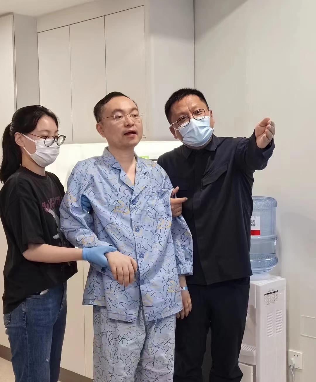 Paralyzed but determined: Former JD.com executive Cai Lei works 12 ...