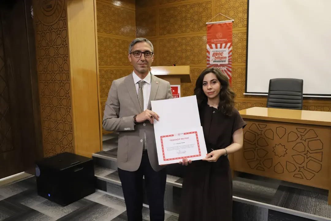 Bayburt’ta öğrenciler rol temelli münazarada yeteneklerini sergiledi