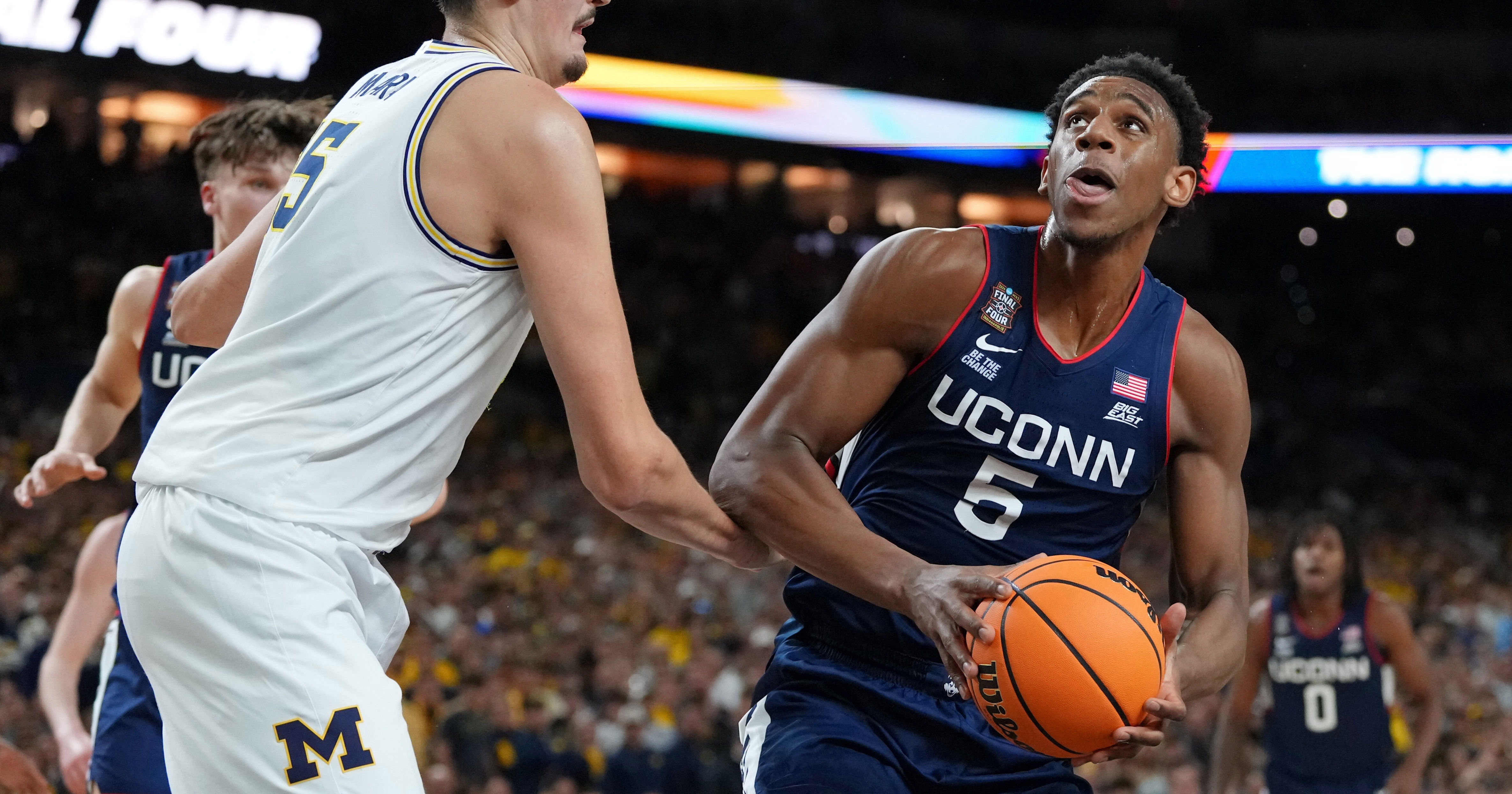Tarris Reed Jr. selected 26th overall by Spurs in NBA draft