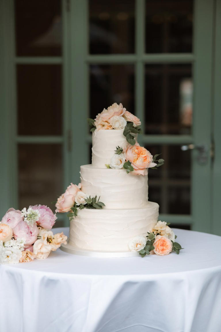 A soft and airy autumn wedding at Tullyveery House: Jennifer & Terence