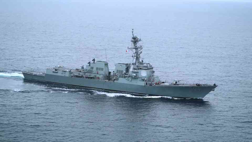 Watch America’s most powerful destroyer launch 90+ missiles - "Nothing ...