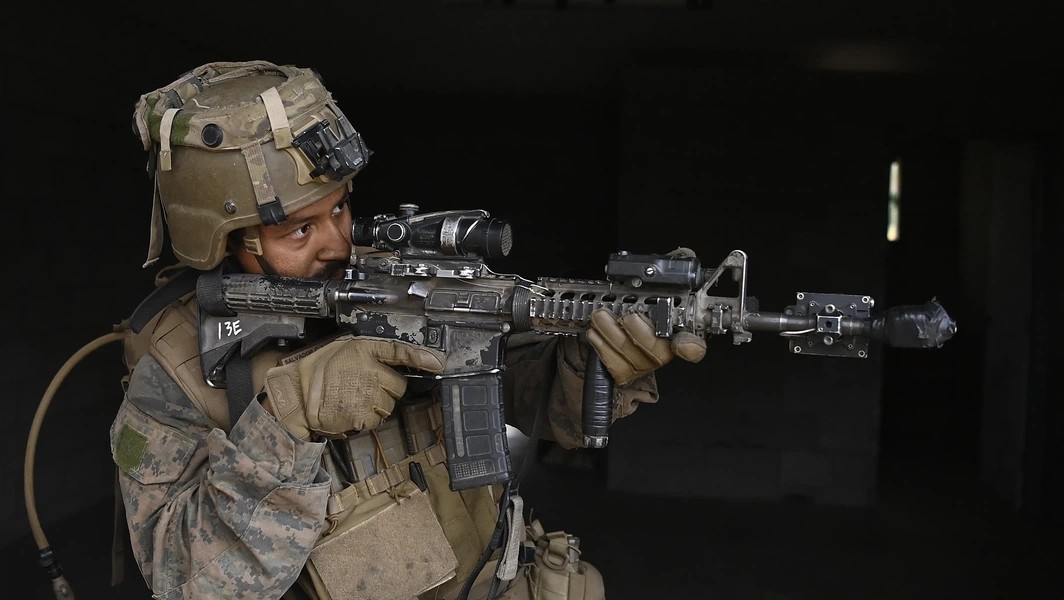 11 weapons in modern USMC service