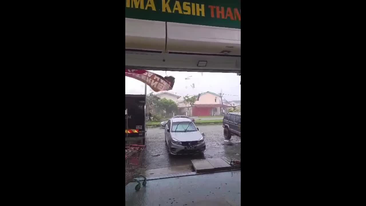Fierce winds rip roofs from homes during storm in Malaysia