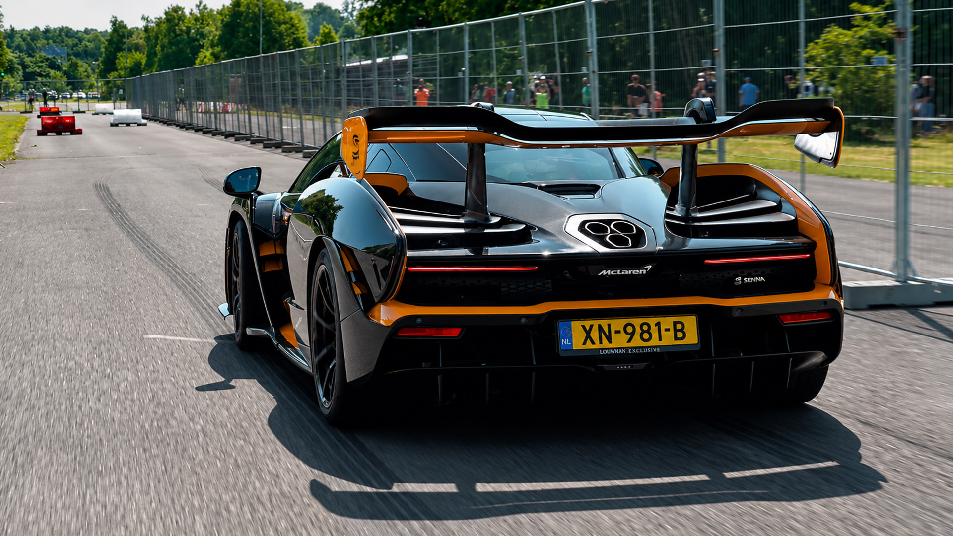 Seltenes McLaren Senna sorgt für spektakulären Auftritt bei Auto-Event