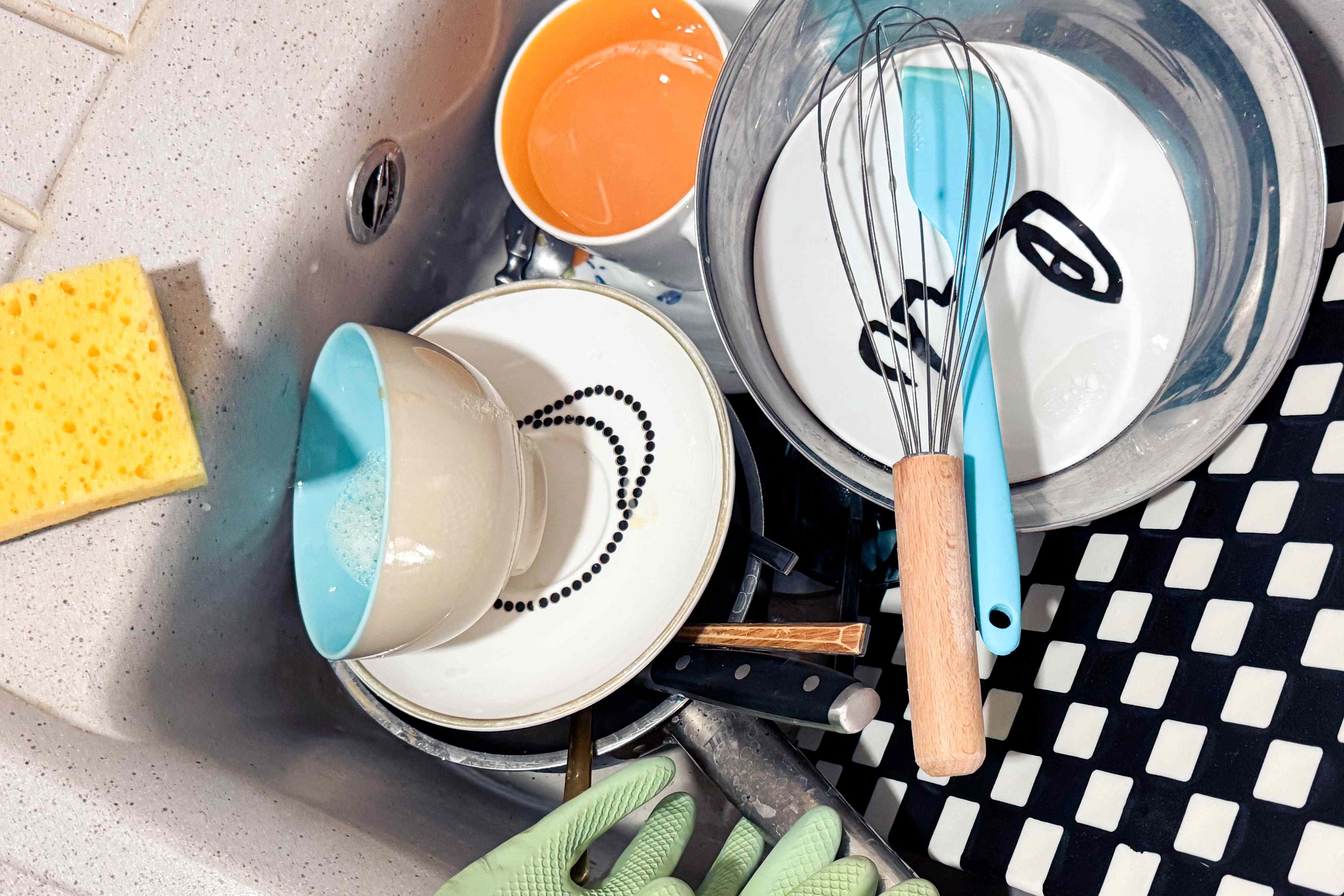 Washing dishes with a sponge has more than one concerning side effect