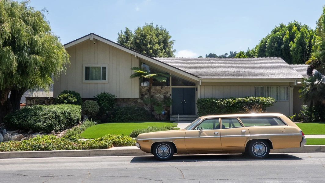 9 famous TV homes and their real locations