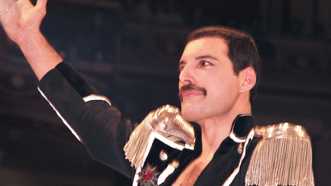 17 legendary rock frontmen who shaped music