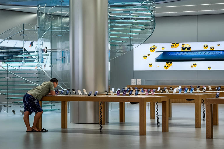 Apple supplier Luxshare Precision Industry passes hearing for Hong Kong ...