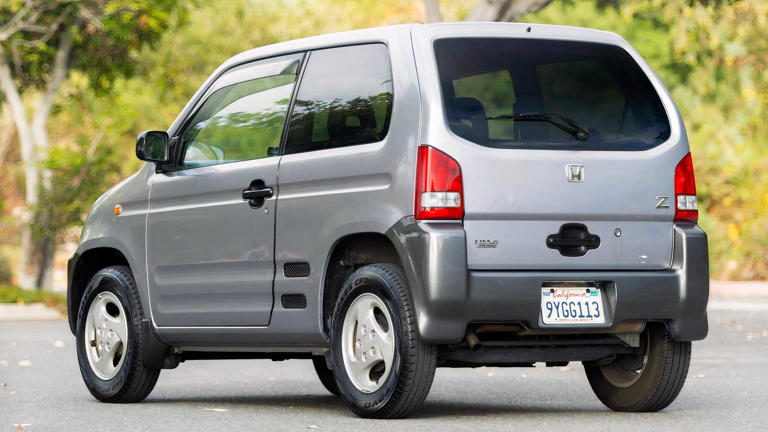 This Honda kei car hid its turbo engine like a Bugatti Chiron