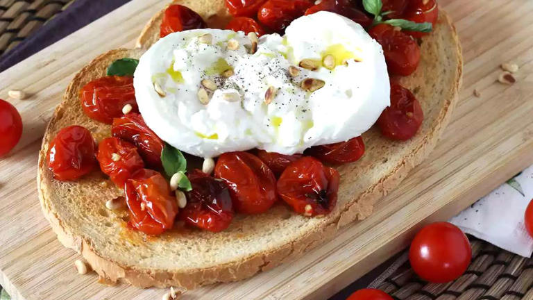 Mozzarella vs burrata vs stracciatella: how to spot the differences and ...