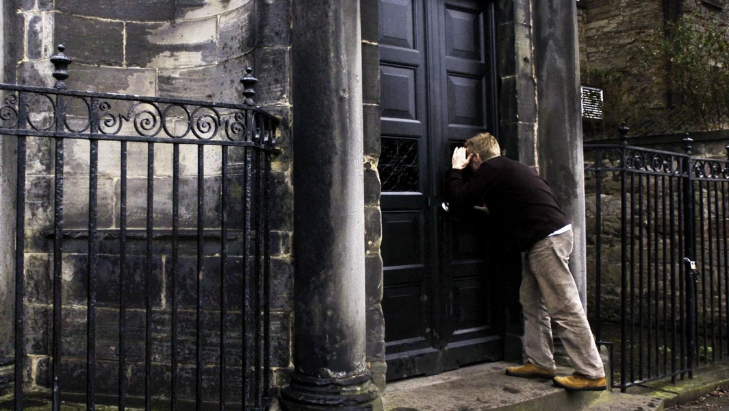 12 haunted and unusual burial sites worldwide