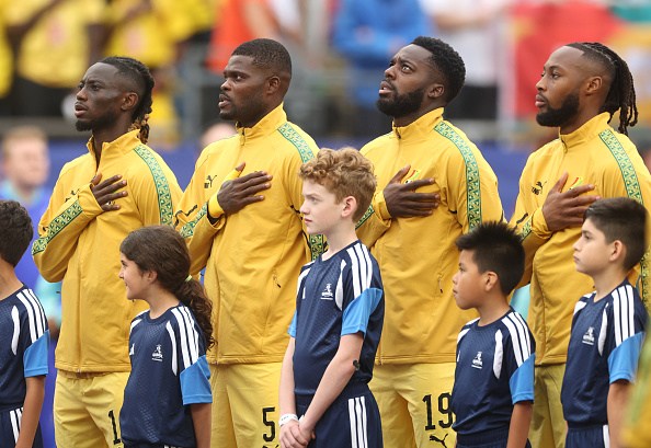 England star appears to snub Thomas Partey handshake