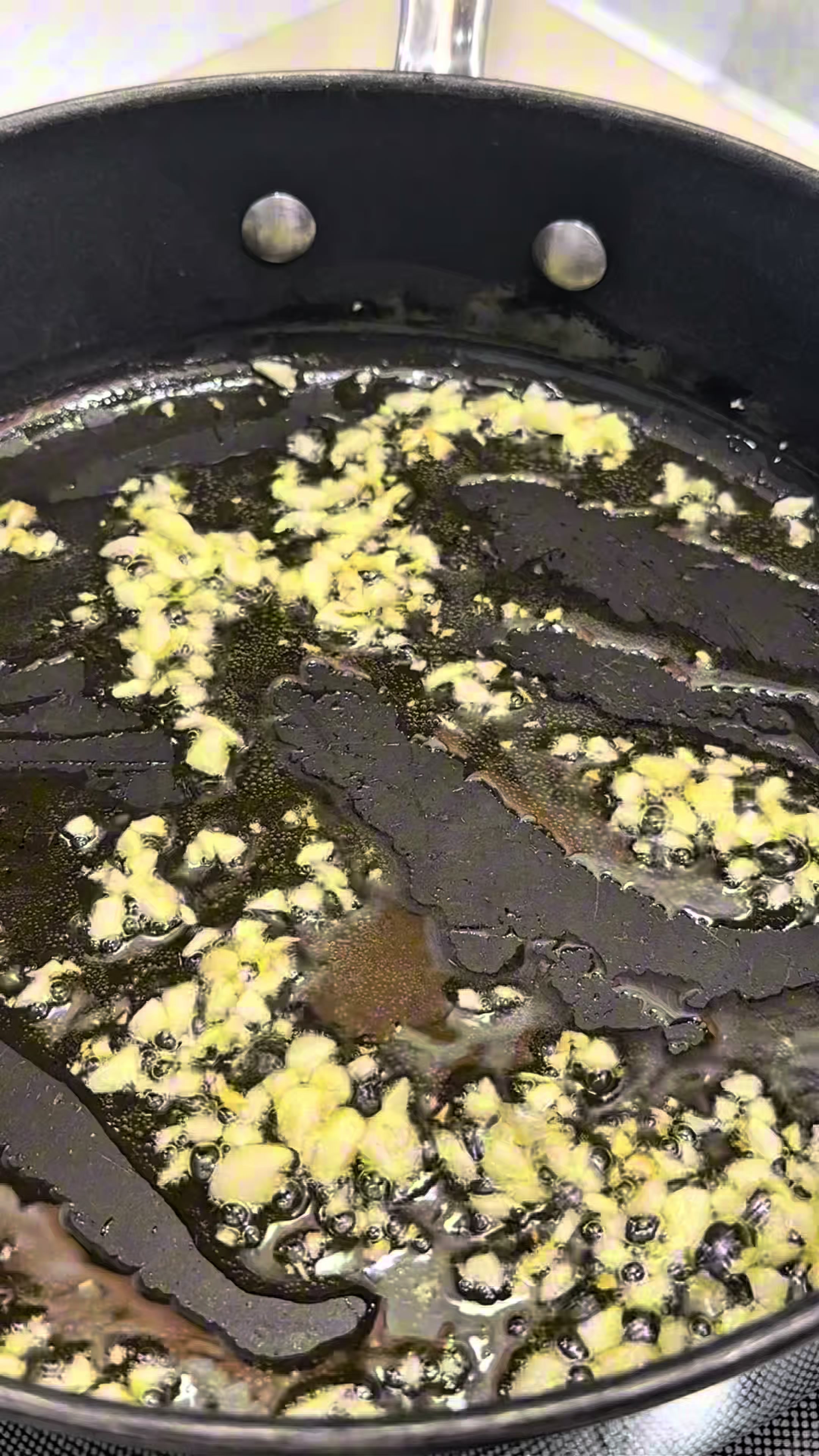 How to cook garlic without making it bitter!