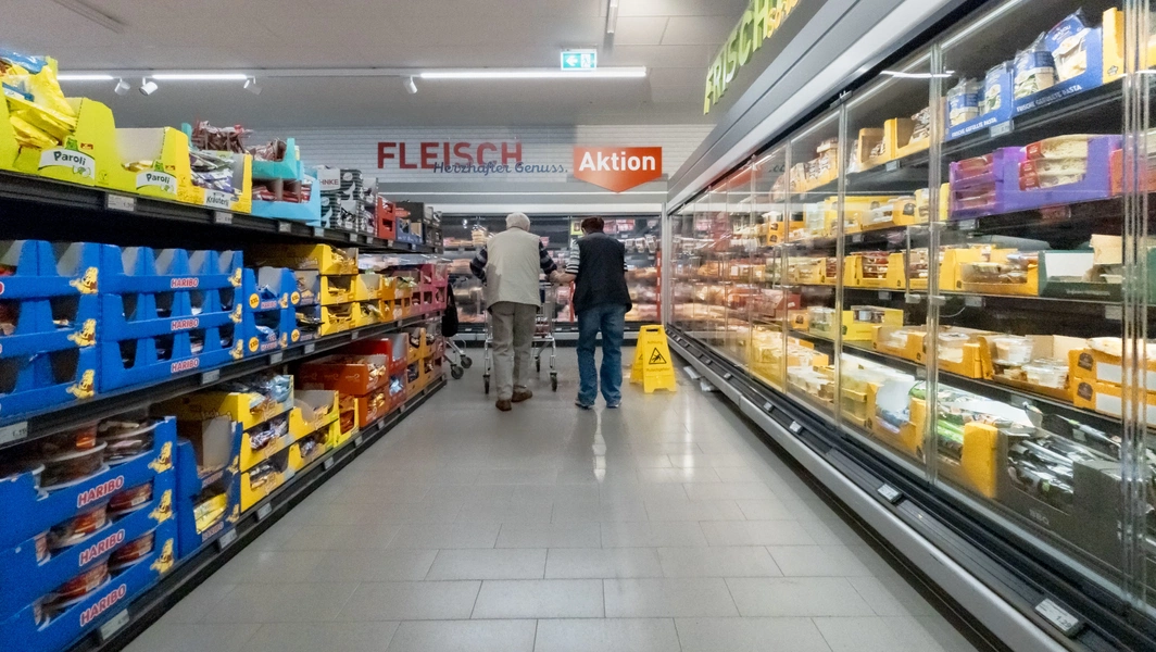 How supermarkets influence shopper behavior