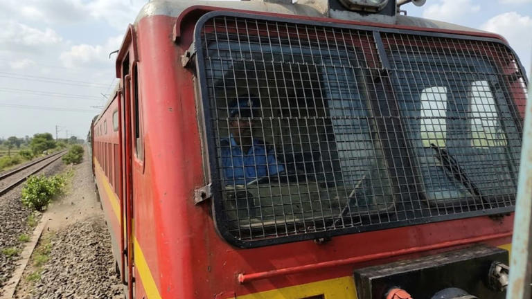 Viral post | Tejas Express passenger shares shocking food discovery ...