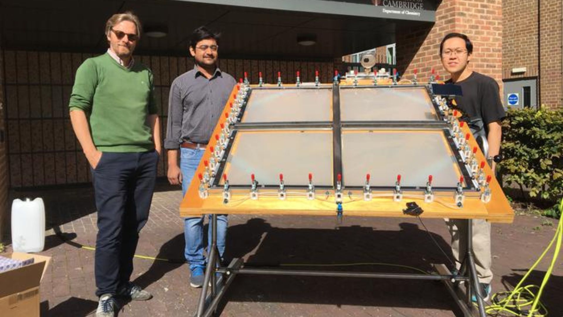 Converting plastic waste into hydrogen made possible with Cambrige’s ...