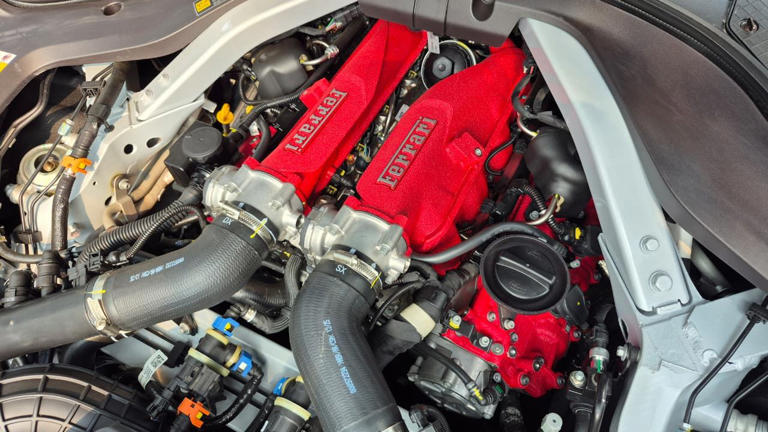 Ferrari Amalfi debut di Indonesia, penerus Roma dengan mesin V8 640 dk