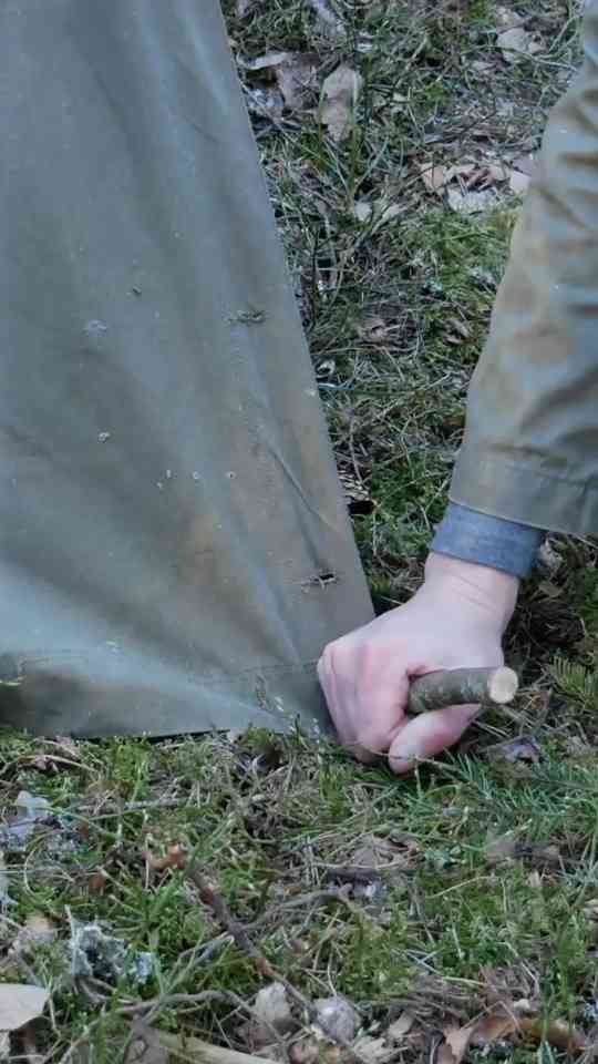 Six days of survival shelter building on an island