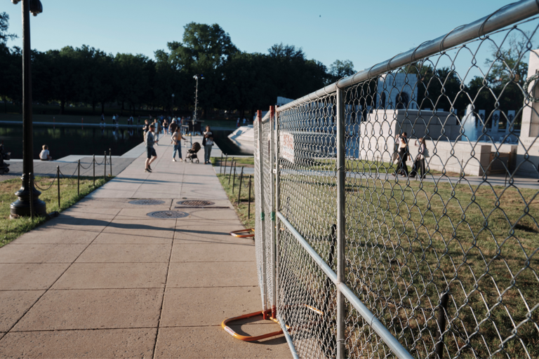 Fencing put up around Lincoln Memorial pool in latest security measure