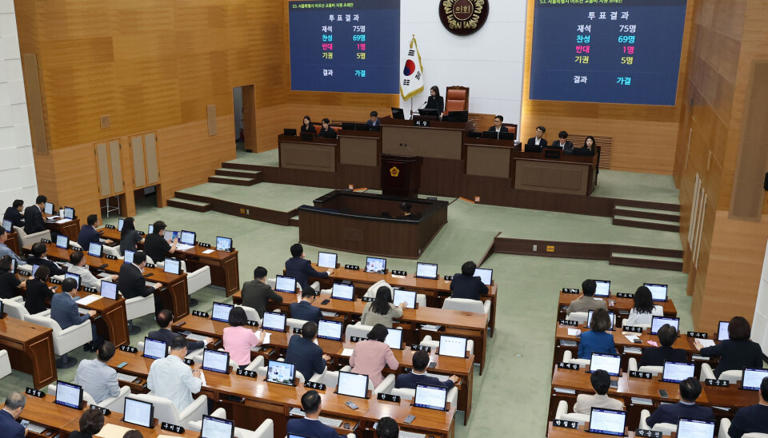 Seoul city council paves way for bus ride subsidies for riders aged 70 ...