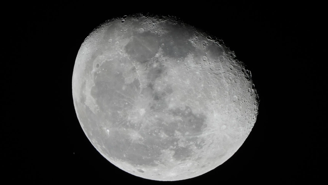 Astrologers urge patience as Saturn aligns with Moon in Aries