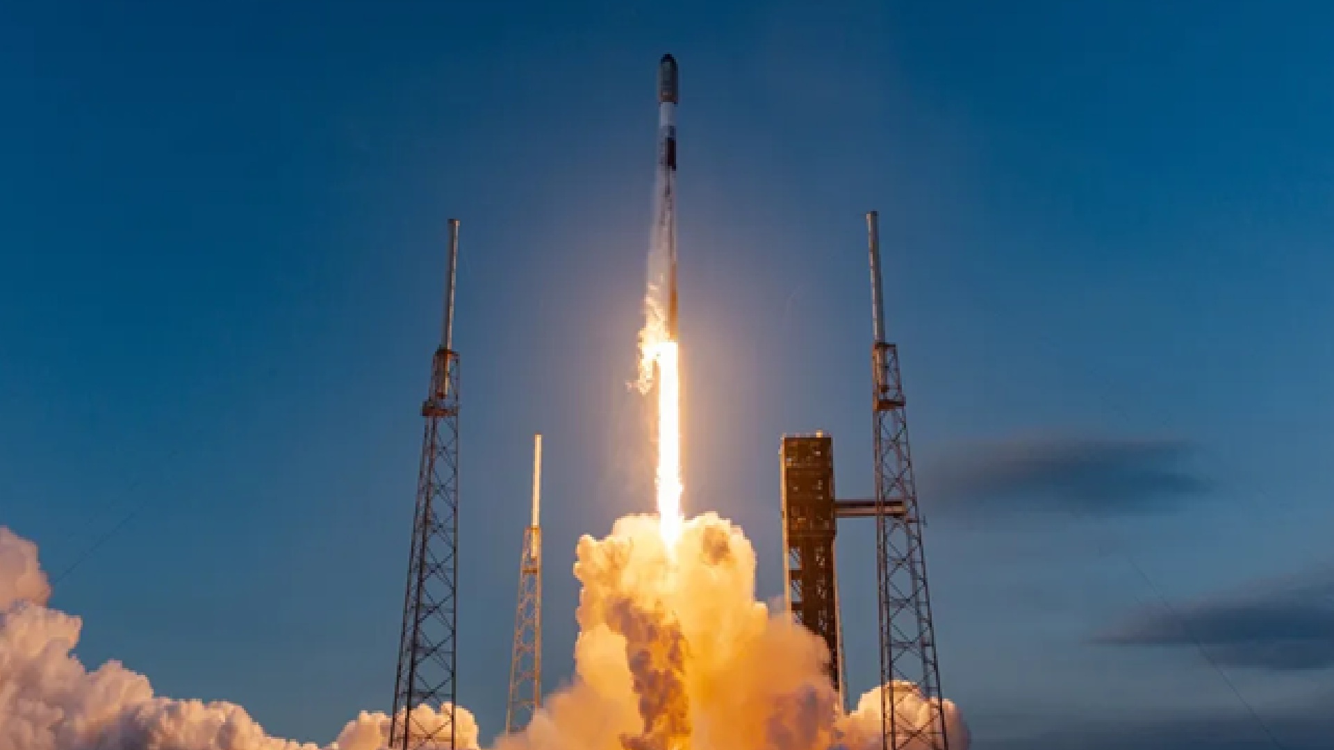 SpaceX secretly launches Starfall, a 10.2-ft disk return capsule for ...