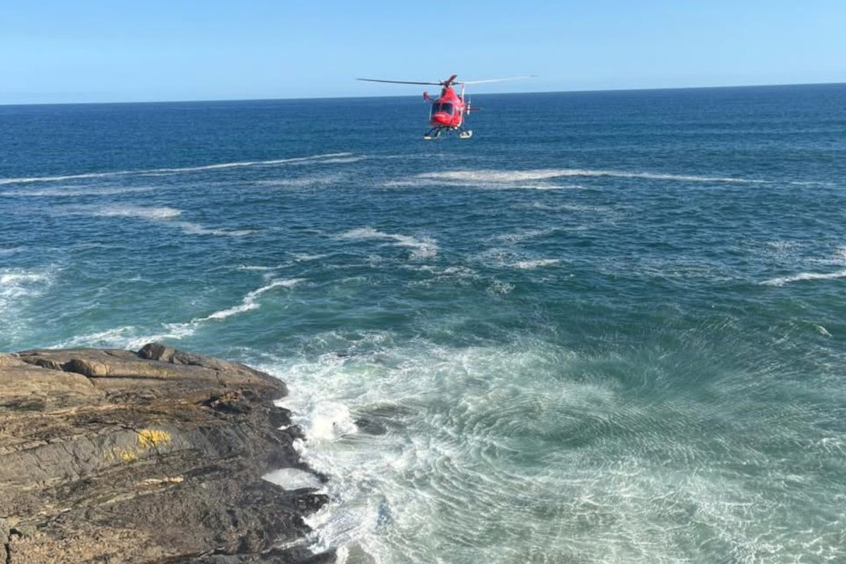 NSRI searching for George man swept off rocks near Pacaltsdorp