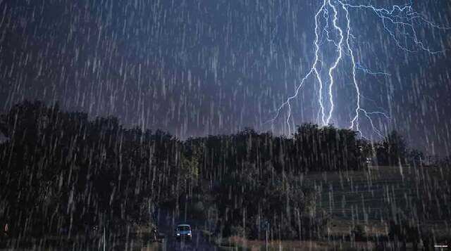 Mumbaikars wake up to heavy overnight rains, IMD issues orange alert